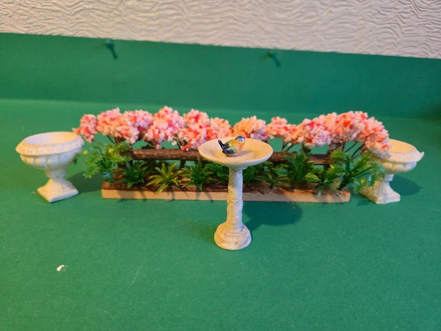 DOLL HOUSE JOB lot cherry blossom hedge 2 planters/bird bath 1.12th £15 ...