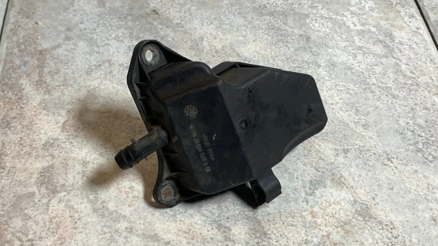 ORIGINAL MERCEDES BENZ M272 Crankcase Breather Oil Separator ...