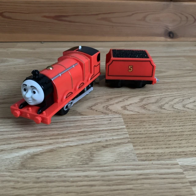 THOMAS THE TANK Engine Trackmaster Motorised Train No 5 James and ...