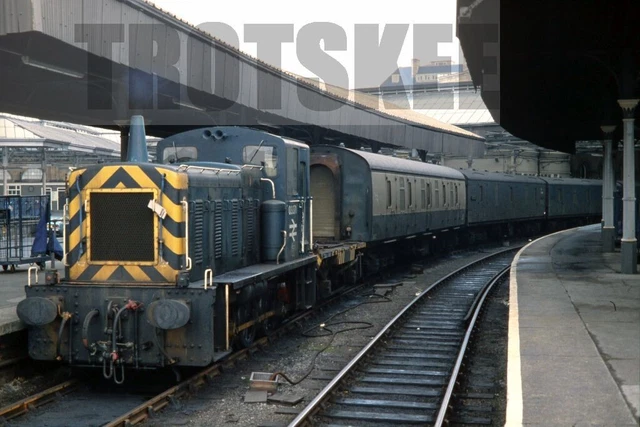 35MM SLIDE BR British Rail Diesel Loco Class 03 03371 Newcastle 1986 £6 ...