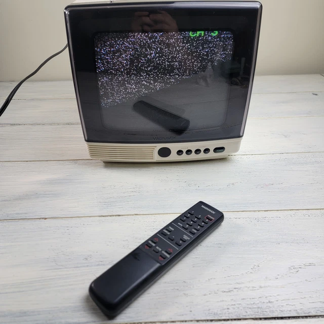 VINTAGE MAGNAVOX 9 Inch Television TV With Remote. Model: RD0946 T102 ...