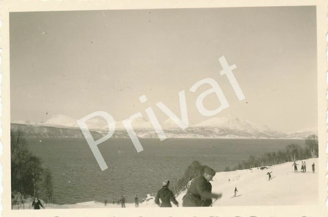 FOTO WKII UNTERNEHMEN Weserübung Wehrmacht Skifahren Fjord Norway A1.82 ... FOTO WKII UNTERNEHMEN Weserübung Wehrmacht Skifahren Fjord Norway A1.82 ...