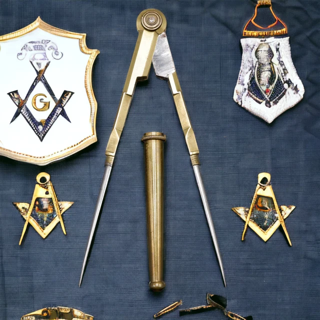 ANTICO COMPASSO IN ottone da viaggio carteggio 1800 MASSONERIA ...