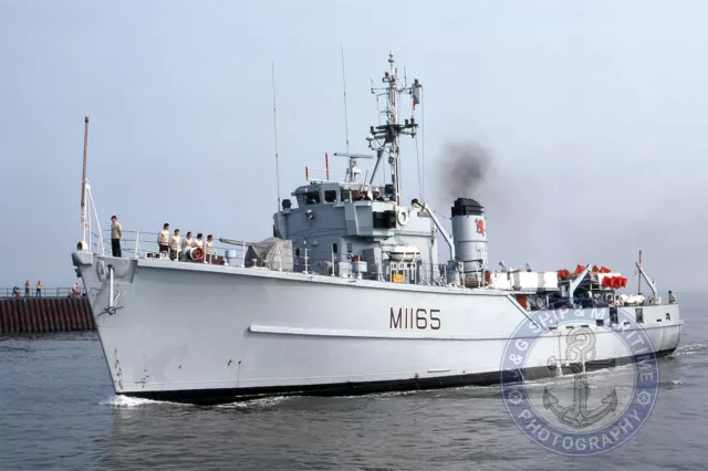 ROYAL NAVY TON Class Minesweeper HMS MAXTON (M1165) - 6x4 (10x15 ... ROYAL NAVY TON Class Minesweeper HMS MAXTON (M1165) - 6x4 (10x15 ...