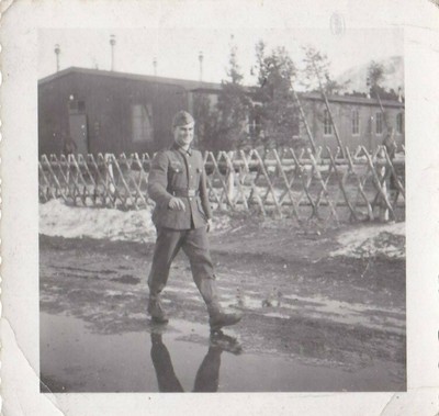 WW2/PHOTO/GERMAN REICH/WH/SOLDIER/UNIFORM/BARRACKS/FENCE/BADGE!!! £0.86 ...