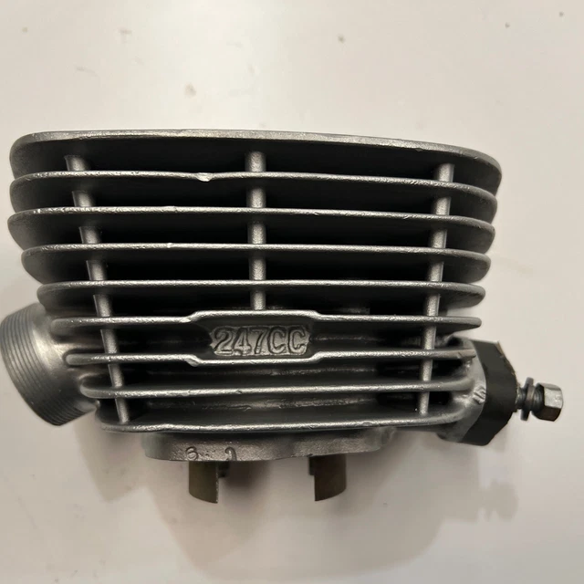 SUZUKI T250 TWIN Hustler 1968-1971 Left Engine Cylinder Barrel 54mm £95 ...