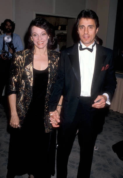 VALERIE HARPER AND husband Tony Cacciotti attend the 41st An - 1989 Old ...