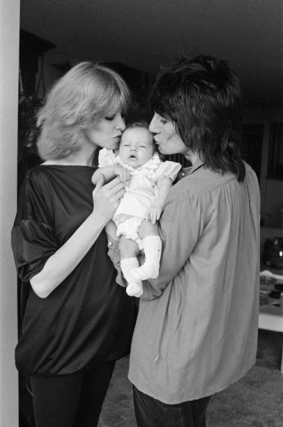 RONNIE WOOD HIS wife Jo Wood introduce their daughter Leah aged 5 - Old ... RONNIE WOOD HIS wife Jo Wood introduce their daughter Leah aged 5 - Old ...