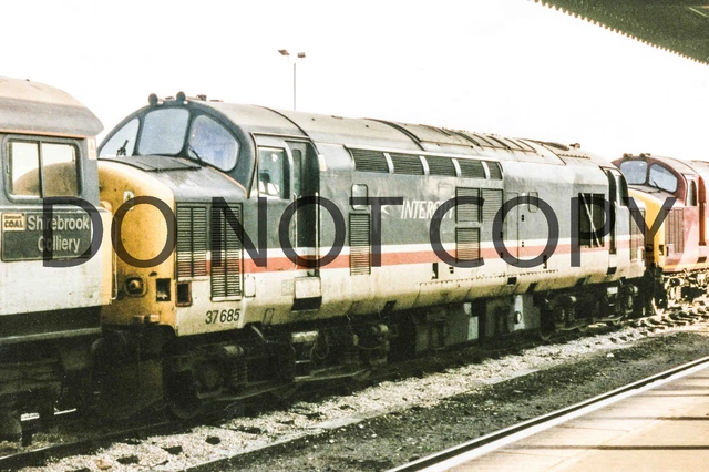 UK DIESEL TRAIN Railway Photograph Of Class 37 37685 Loco. Rm37-1655 £1 ...