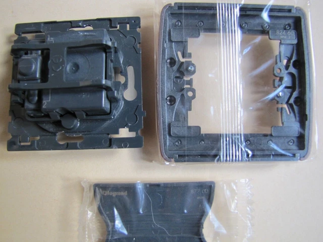 LEGRAND 84004 82460 - Interrupteur poussoir Sagane Xéliomat Rouge ...