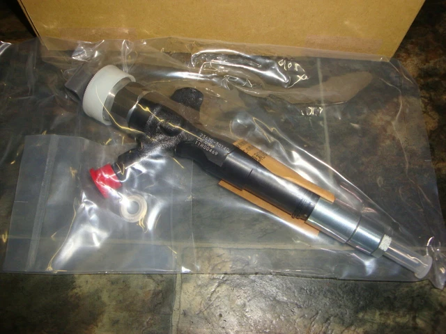 NEW DENSO COMMON Rail Injector Suits Toyota 1Kd-Ftv Euro-4 Hilux ...