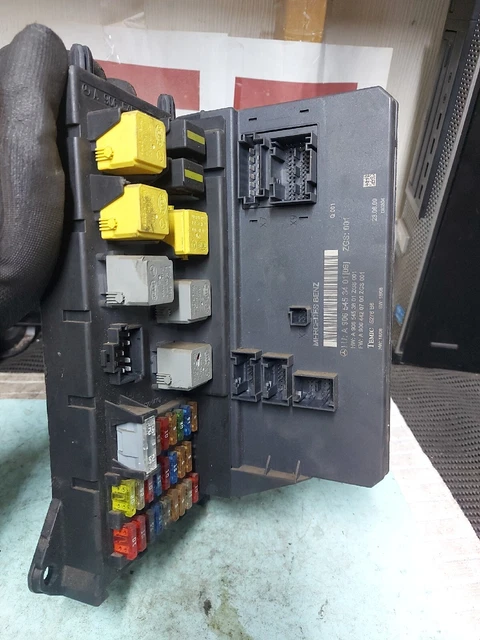 MERCEDES SPRINTER W906 / Vw Crafter Sam Ecu Fuse Box Module A9065453401 ...