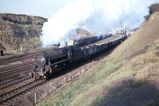 ORIGINAL COLOUR SLIDE of 44678 LMR Black 5 steam loco £4.99 - PicClick UK