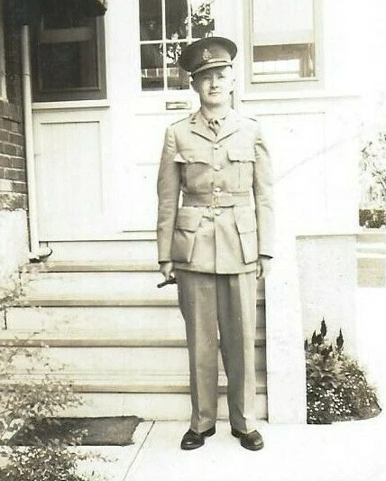 INTER WAR PHOTO Handsome British Soldier Full Military Uniform House ...