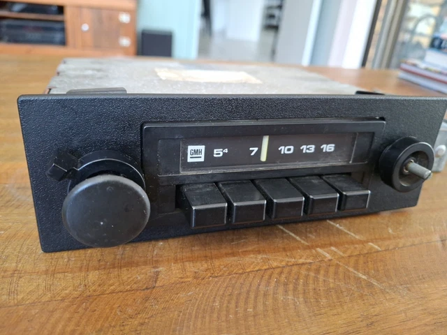 HOLDEN COMMODORE VB VC VH Genuine Factory AM Radio RP60 $85.00 ...