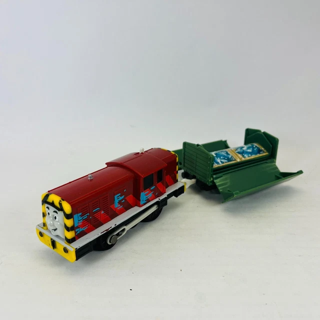 THOMAS & FRIENDS SALTY Fish Delivery Trackmaster Train Engine Motorized ...