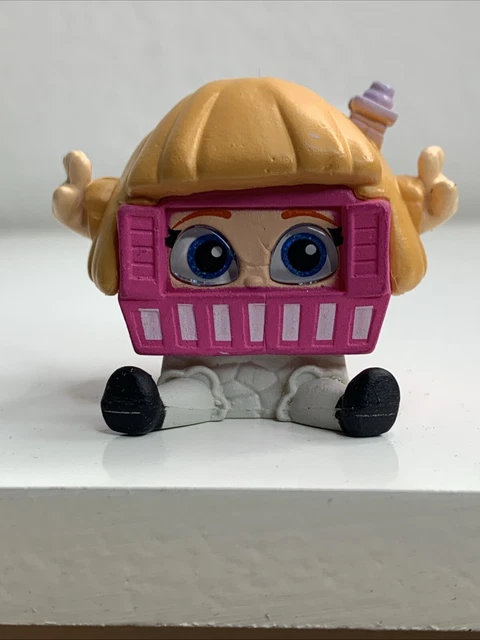 DISNEY DOORABLES FIGURE - Alice - Alice In Wonderland - Rare - Series ...