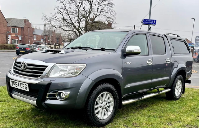 2014 TOYOTA HILUX Invincible D/Cab Pick Up 3.0 D-4D 4WD 171 PICK UP ...
