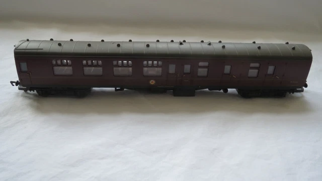 HORNBY R4200A MK1 Brake Coach M35114 in BR Maroon Livery - Factory ...