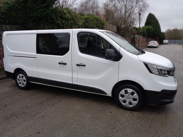 2024 - 24 Plate - Renault Trafic LL30 Advance LWB 6 Seat Crew Van, Only ...