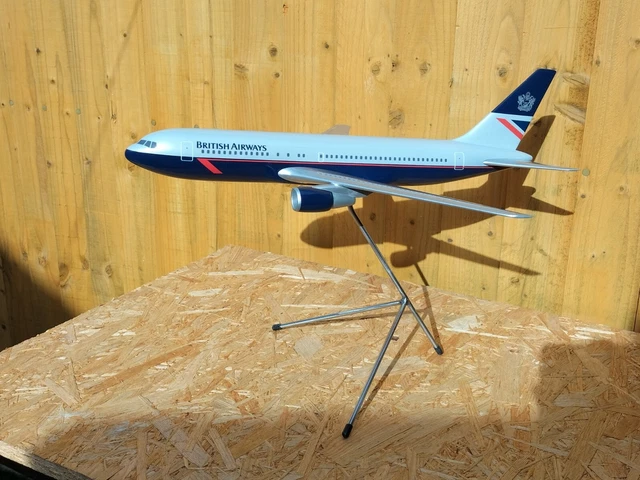 1/100 BRITISH AIRWAYS Landor Boeing 767-200 Travel Agent Display Model ...