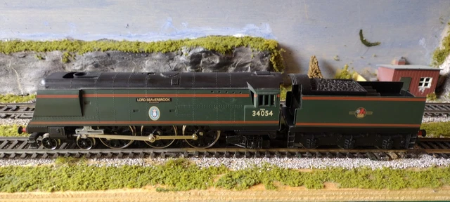 HORNBY R310 BATTLE of Britain Class 4-6-2 Steam Loco 'Lord Beaverbrook ...