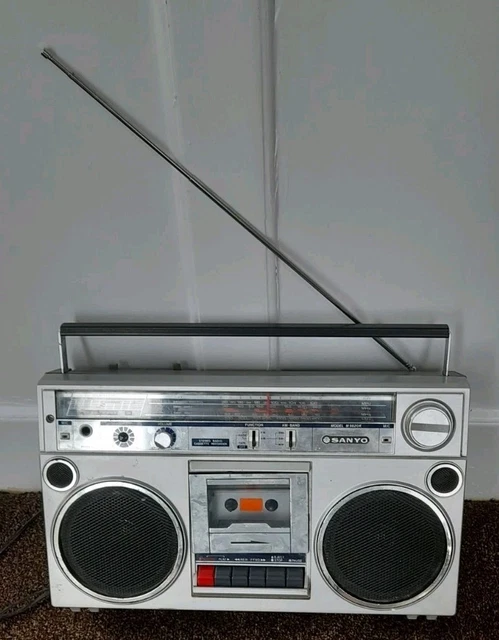 VINTAGE 1980S SANYO Large Boombox Model M9820K Radio Cassette Player ...