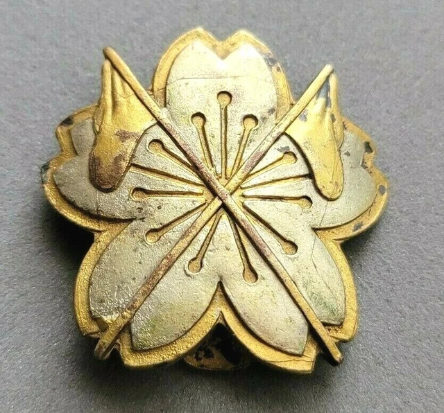 VERY RARE! JAPANESE Imperial Army Red Cross Badge! Early and Rare badge ...