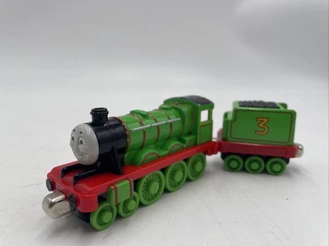 THOMAS & FRIENDS TrackMaster HENRY Motorized Train Engine 2009 w Tender ...