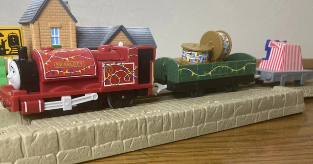 THOMAS & FRIENDS Trackmaster Skarloey’s Puppet Show Motorized Train ...