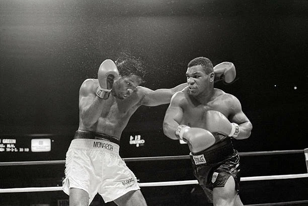 MITCH GREEN RECOILS From Mike Tyson's Punch 1986 OLD BOXING PHOTO $12. ...