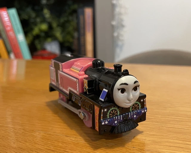 THOMAS THE TANK Engine Trackmaster Battery Powered HYPERGLOW ASHIMA £11 ...