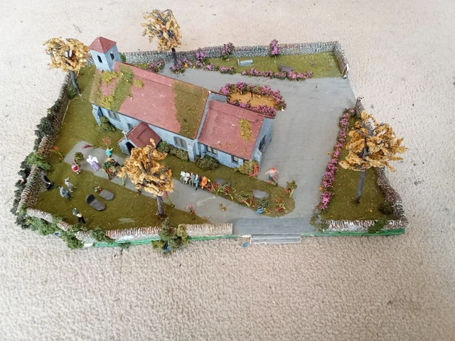 OO GAUGE CHURCH Yard Diorama Model Railway £10.80 - PicClick UK