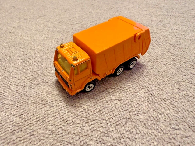 SIKU 0811 MERCEDES-BENZ SK Müllwagen LKW orange Müllabfuhr 1:87 EUR 1 ...