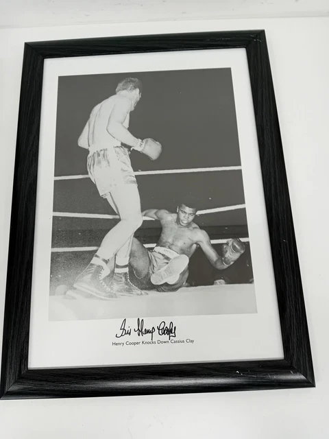BOXING PHOTO FRAME Signed by Sir Henry Cooper Cassius Clay Knockdown ...