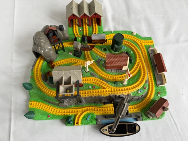 1996 BLUEBIRD THOMAS The Tank Engine & Friends Miniature Train Track ...