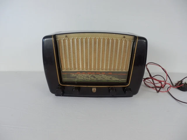 ANTIQUE PHILIPS MODEL 431A Bakelite Radio In Need Of Repair £29.99 ...