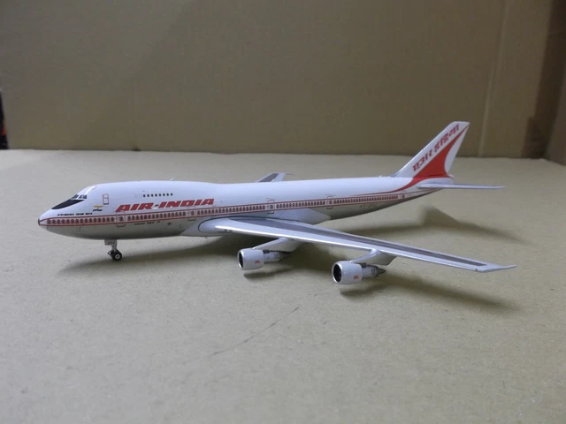 BOEING 747-200 VT-EFU Air India 1:400 scale model from Phoenix £65.00 ...