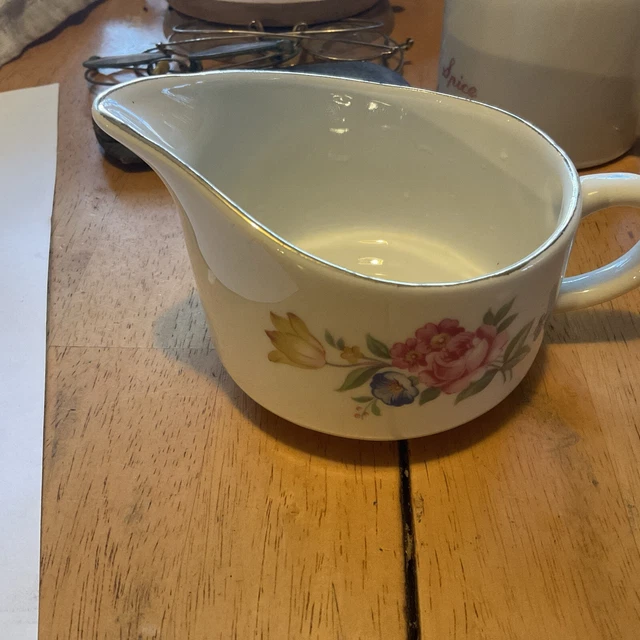 VINTAGE CREAMER SCIO Pottery Hazel Pattern 1940s Granny Core Cabin £11. ...