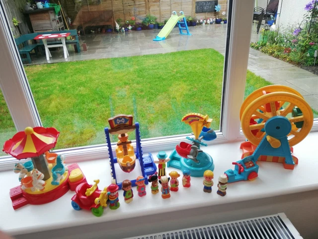 ELC HAPPYLAND FUNFAIR Set With Sounds And Figures £25.99 - PicClick UK