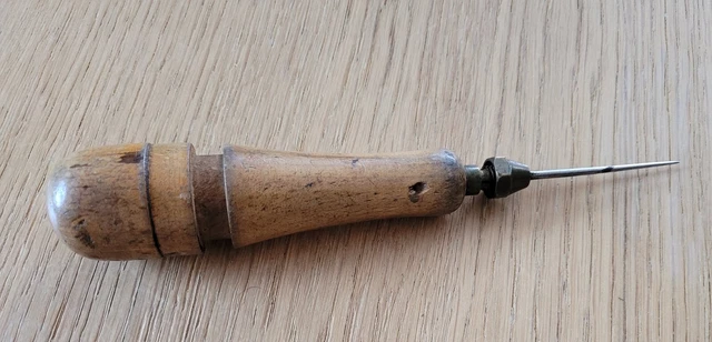 ANCIENNE ALENE DE Cordonnier Bois Et Acier-Outil Du Cuir EUR 10,00 ...