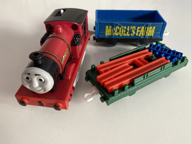 TOMY TRACKMASTER THOMAS The Tank Engine Battery Train Red Rheneas and ...