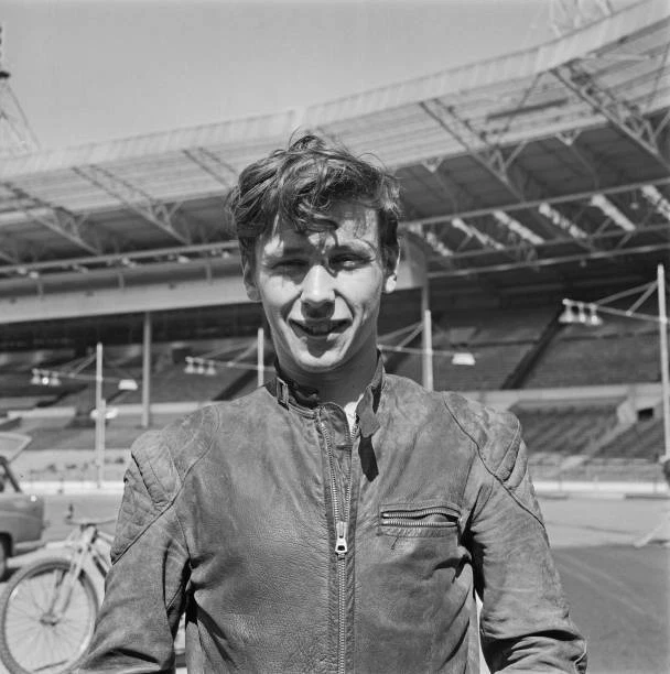 ENGLISH SPEEDWAY RIDER Trevor Hedge at Wembley Stadium in UK 1960s OLD ...
