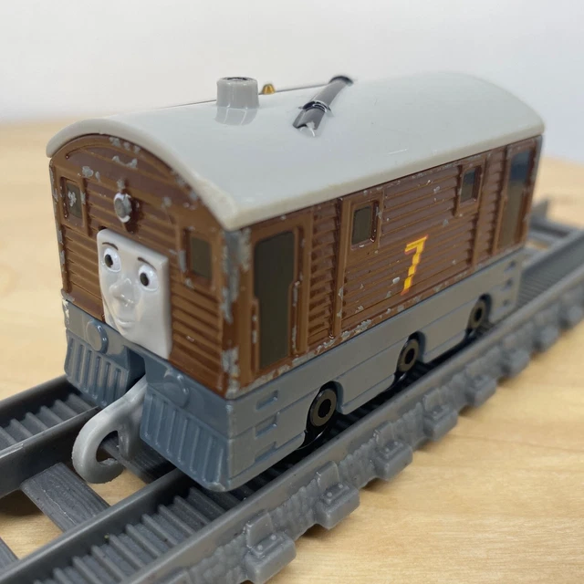 THOMAS THE TANK Engine Trackmaster Die Cast Push Along Engine TOBY £9. ...