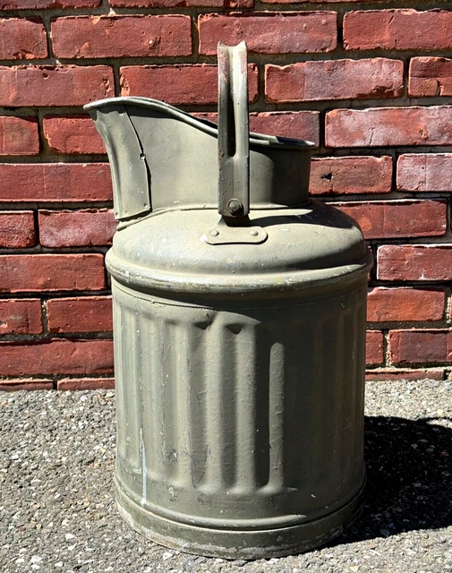 OLD VINTAGE ANTIQUE 5 Gallon Fuel Oil Can Dispenser Army Military Green ...