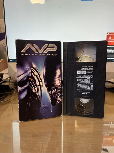 AVP ALIEN VS. Predator VHS 2004 Vintage Sci Fi Action Horror Sanaa ...