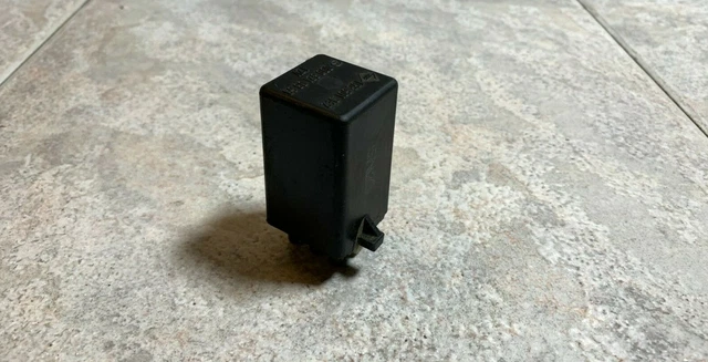 ORIGINAL MERCEDES W126 W123 W116 R107 windshield wiper relay ...