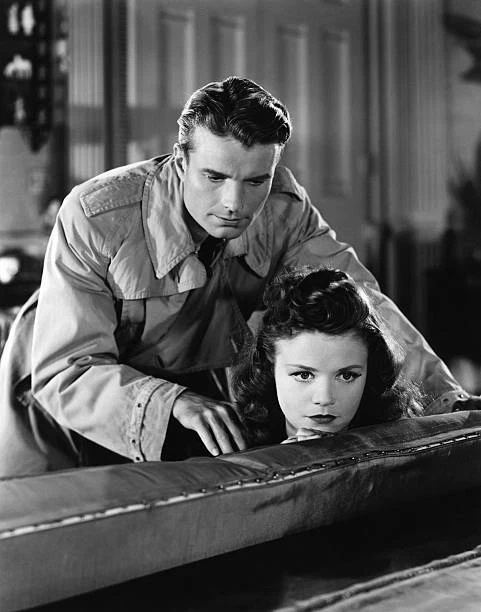 KENT SMITH AND French actress Simone Simon in Cat People, by Jacqu- Old ...