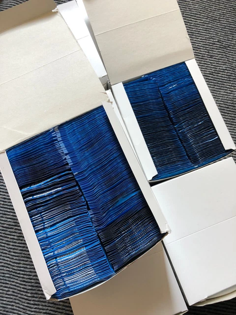 7 CARTONS DE 300 pochettes DC Auchan 2100 Pochettes De 3 Cartes DC ...