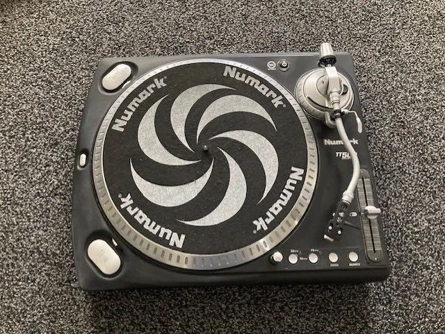 NUMARK TT500 DJ Giradischi ad azionamento diretto professionale TT 500 ...